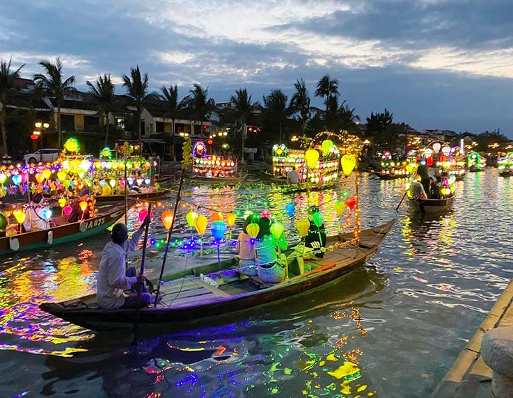 Hoi An City Tour – Boat Ride – Drop Flower Lantern | Vietnam Escape Tours